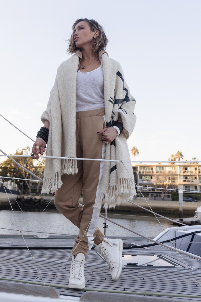 Amaru Print Shawl – Alma Lobo